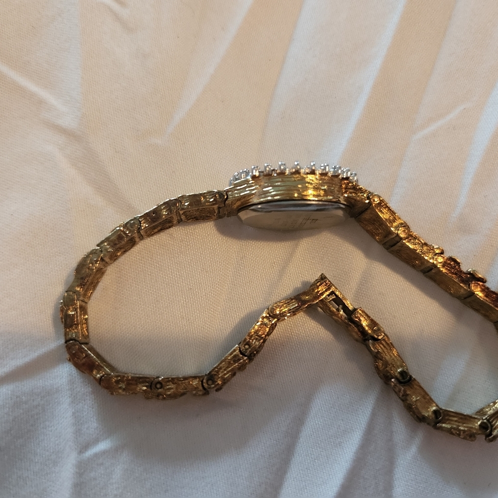 Elgin Quartz Watch Vintage - Gem